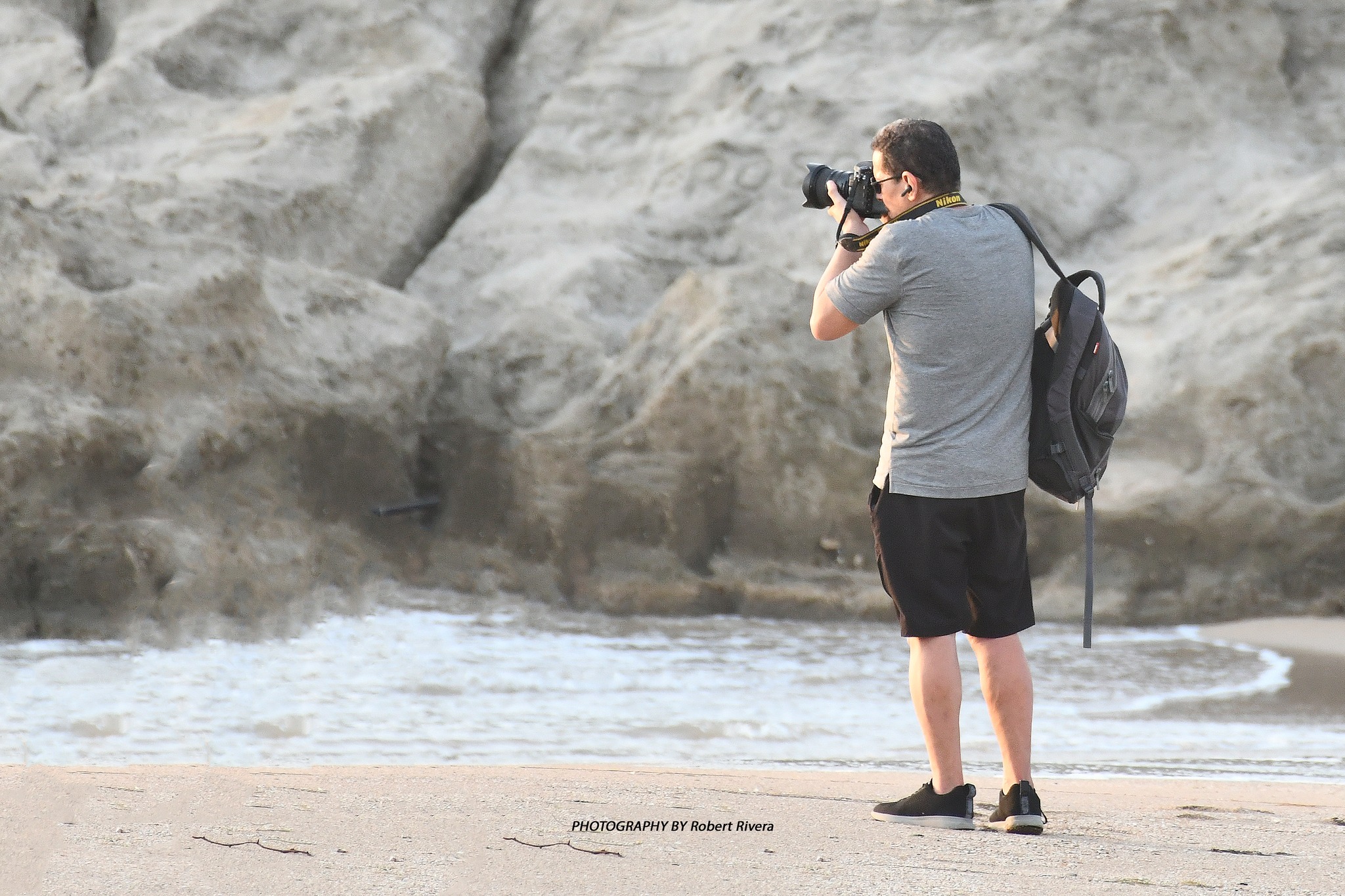 Eddie Hernández fotografiado en acción – La voz vegabajeña