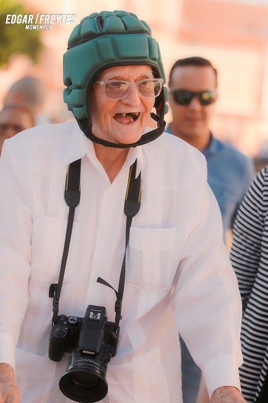 Excelentes fotos de Edgar Freytes en Viernes Santo – La voz vegabajeña