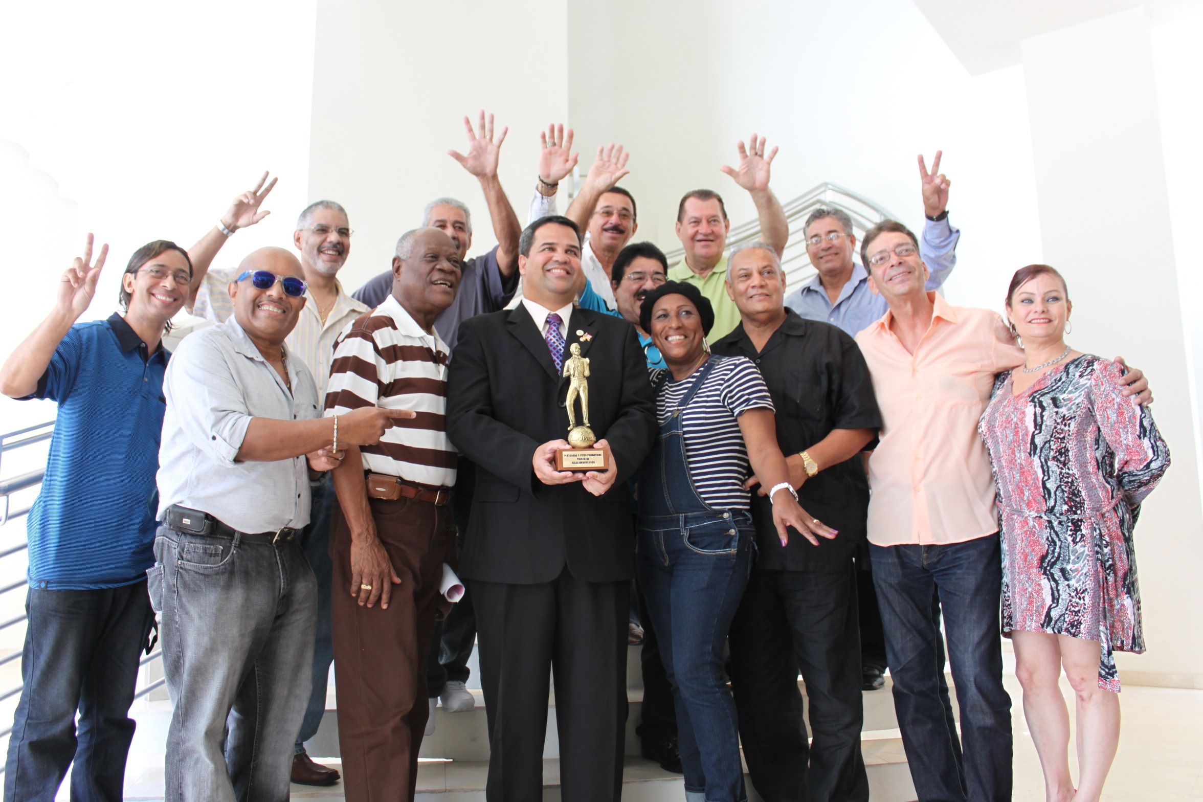 EV| Historia de la música vegabajeña: Alcalde Marcos Cruz dirige ...